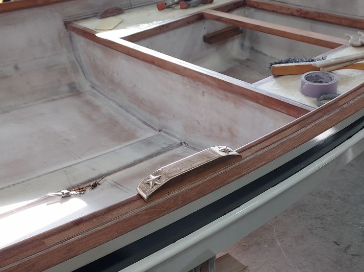Casting some bronze oar lock risers - OffCenterHarbor.com